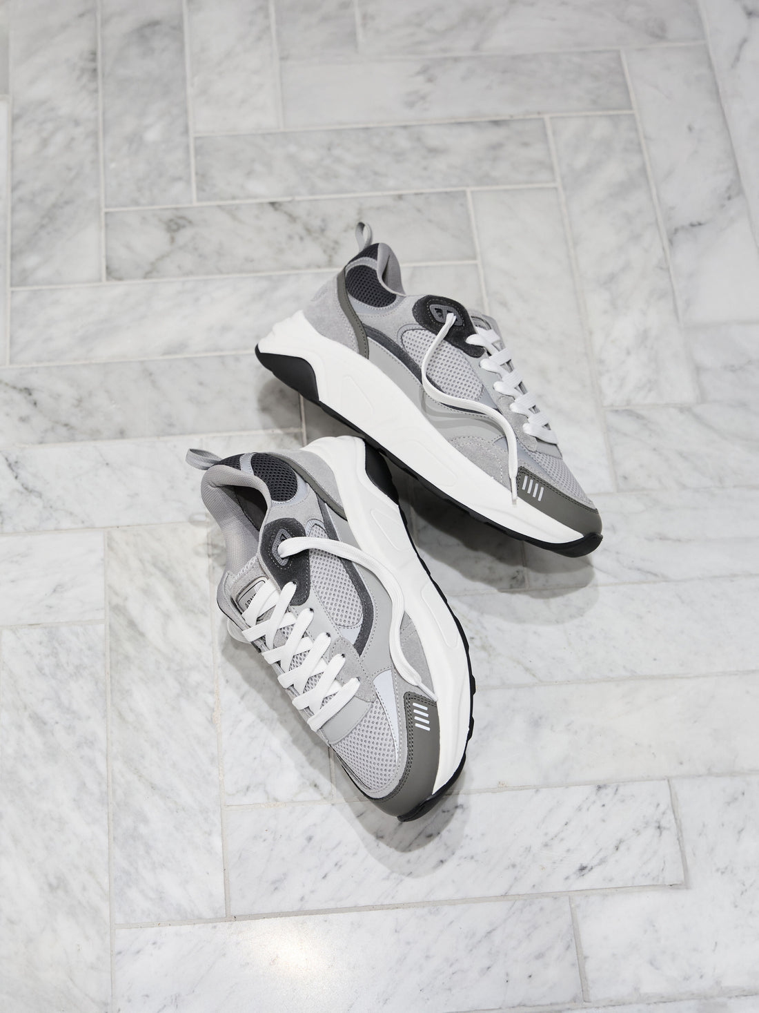 Flow Runner in Grey | ARNE UK