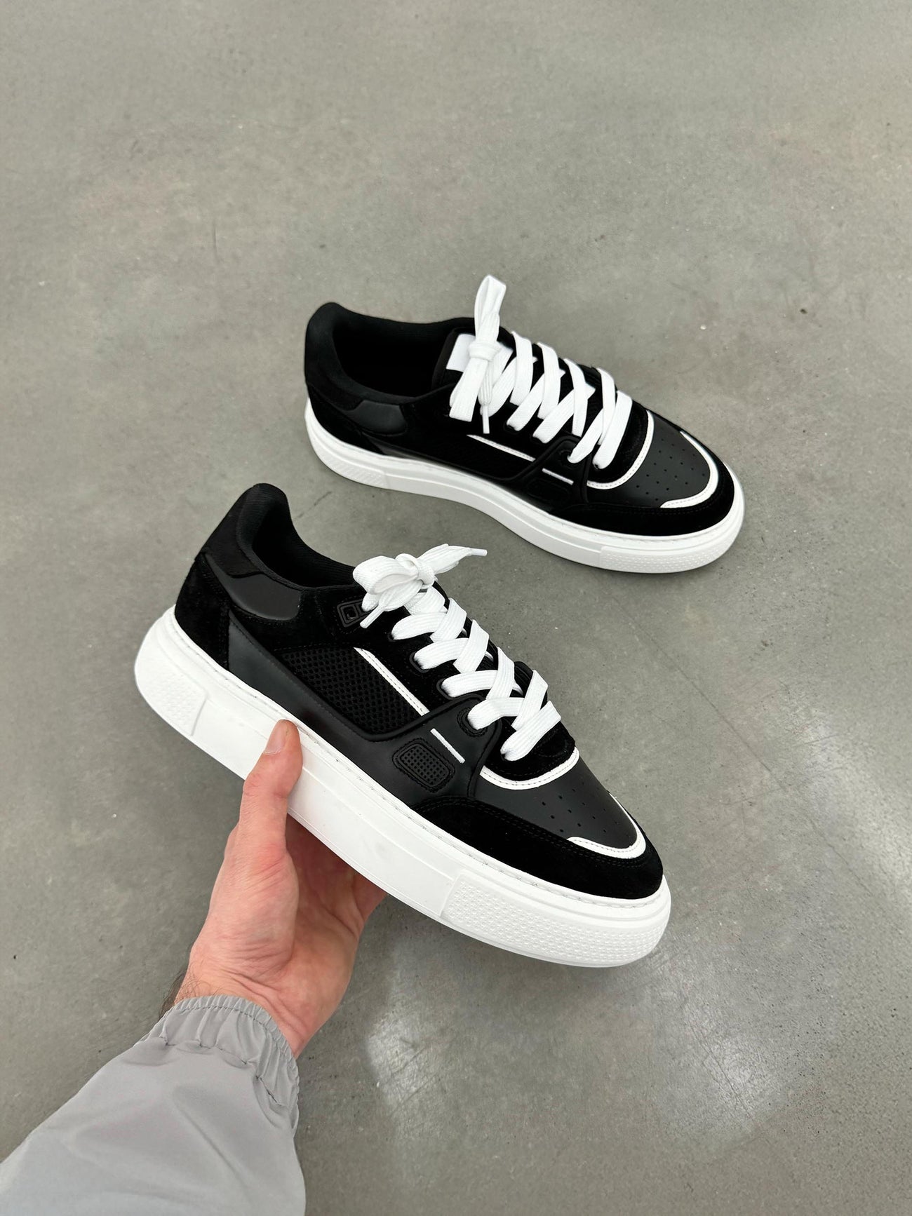 Atlas Trainer in Black White | ARNE UK