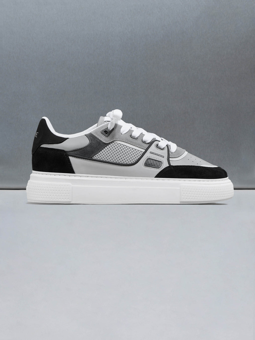 Atlas Trainer in Grey Black | ARNE UK