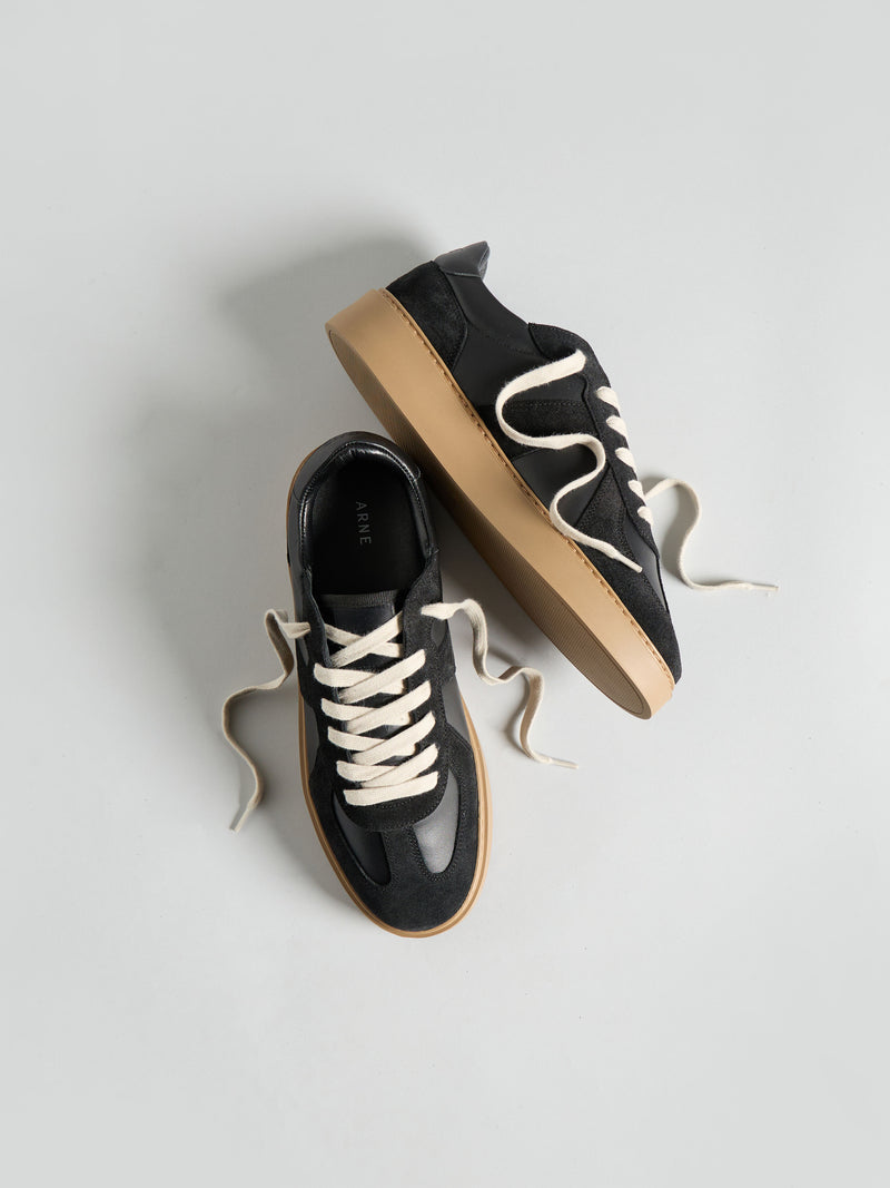 Classic Court Trainer in Black Gum | ARNE UK