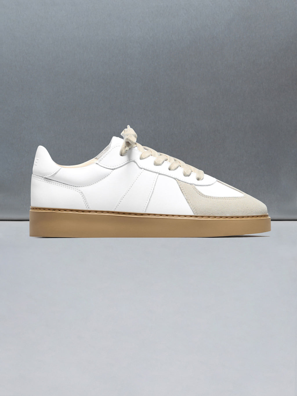 Classic Court Trainer in White Gum | ARNE IE