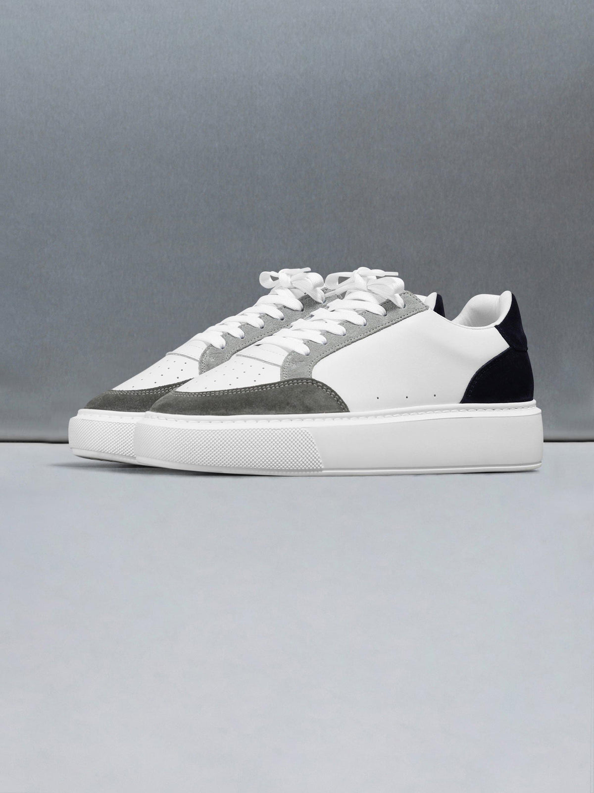 Court Trainer 2.0 in White Navy | ARNE UK