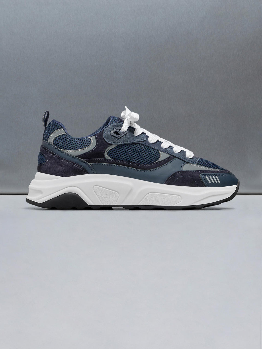 Flow Runner in Navy | ARNE AU