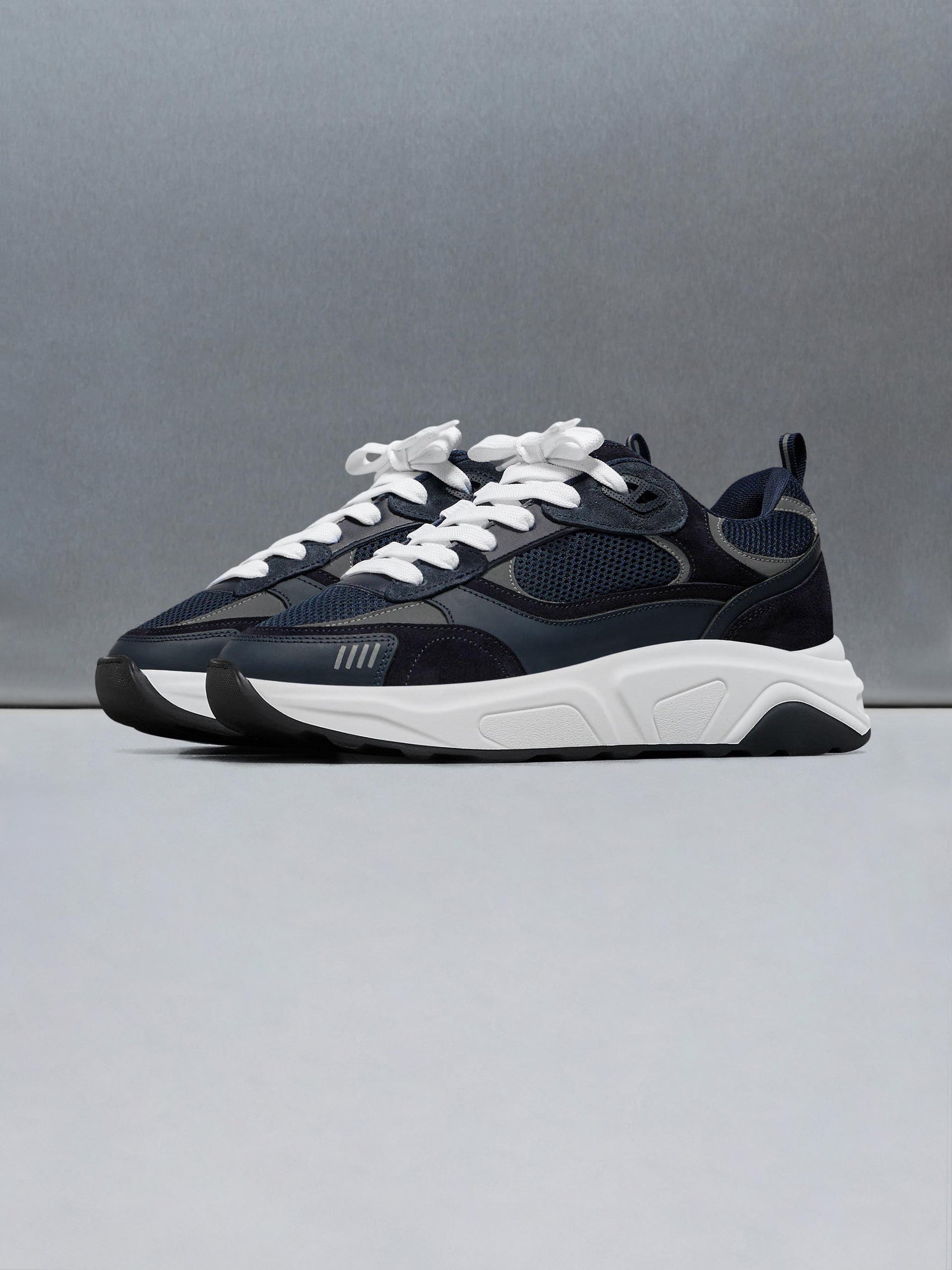 Flow Runner in Navy | ARNE UK