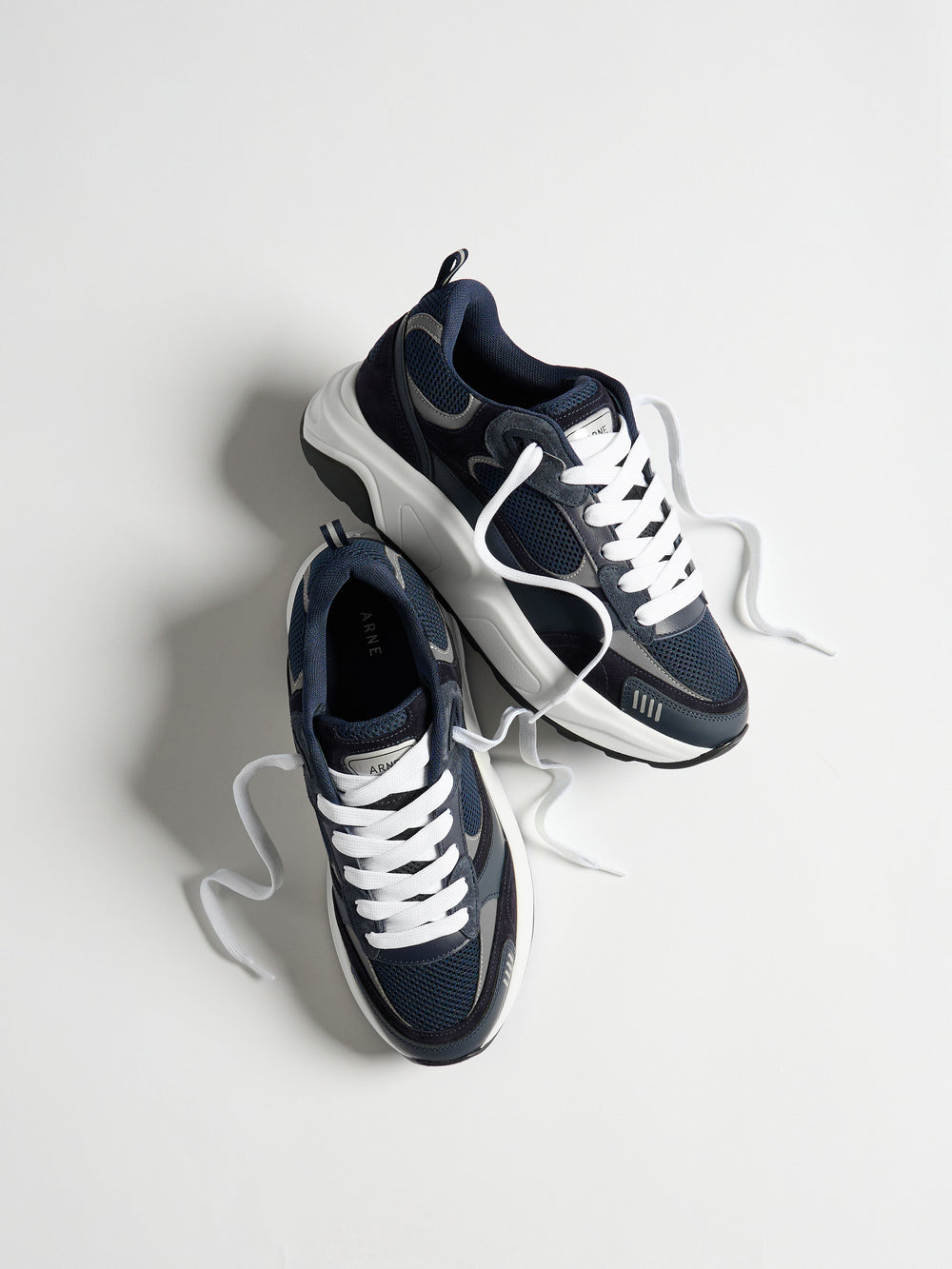 Flow Runner in Navy | ARNE UK