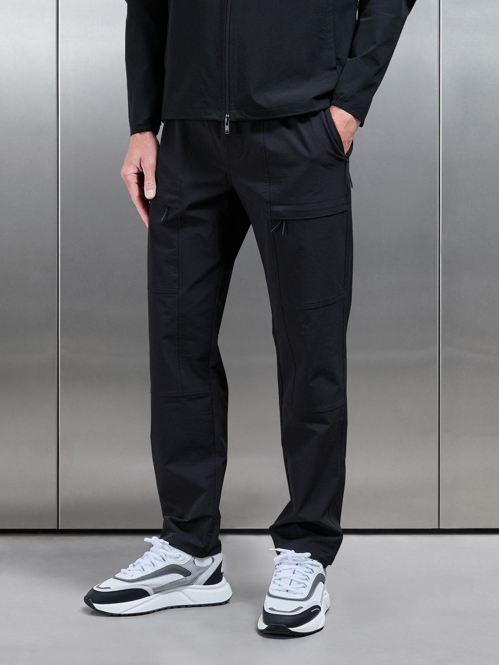 Front Pocket Technical Cargo Pant in Black | ARNE UK