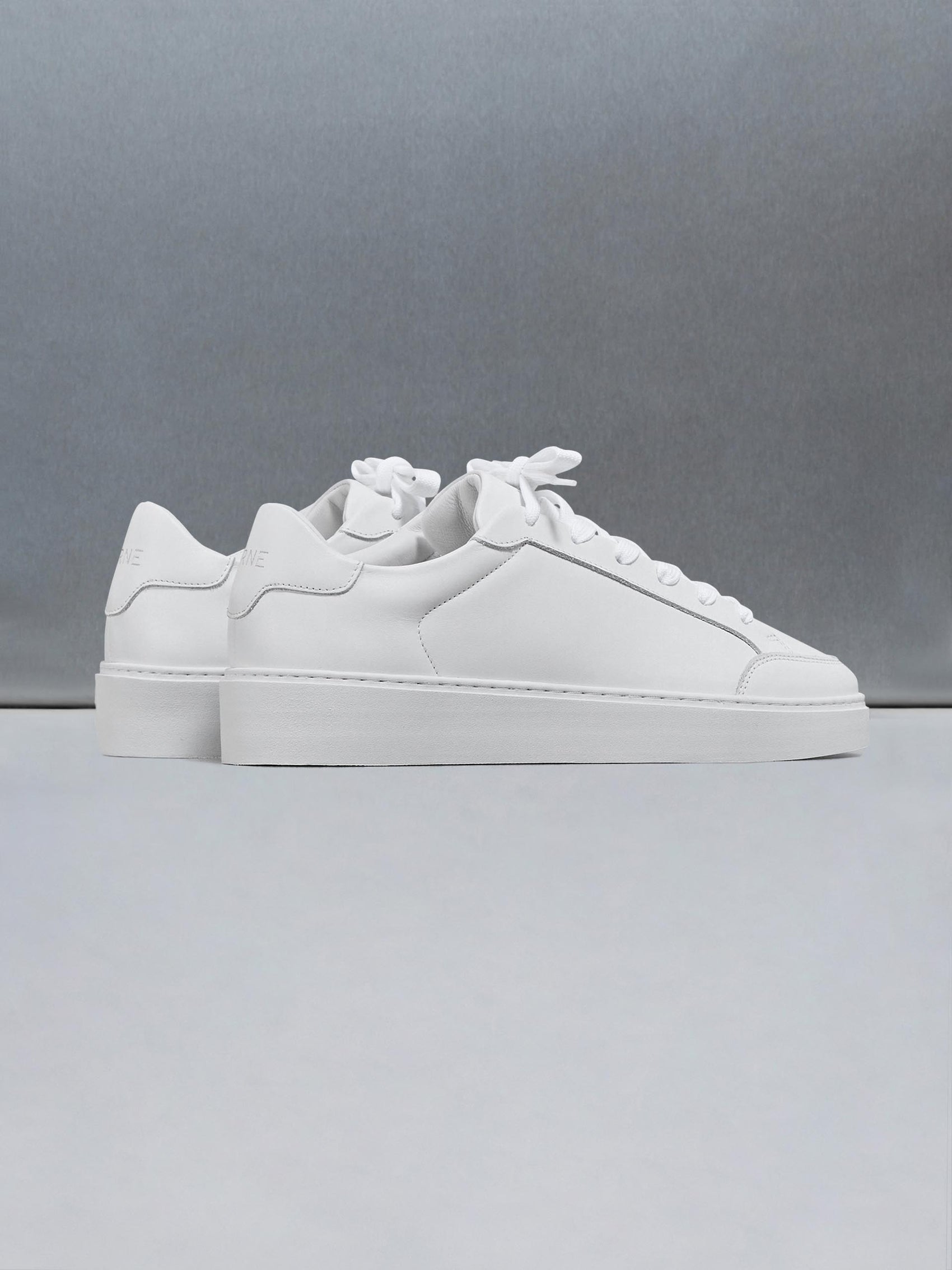 Mid Court Trainer 2.0 in White | ARNE UK