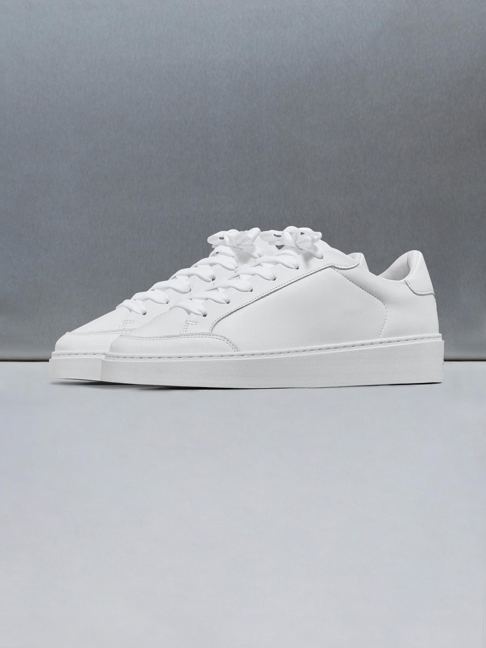 Mid Court Trainer 2.0 in White | ARNE UK