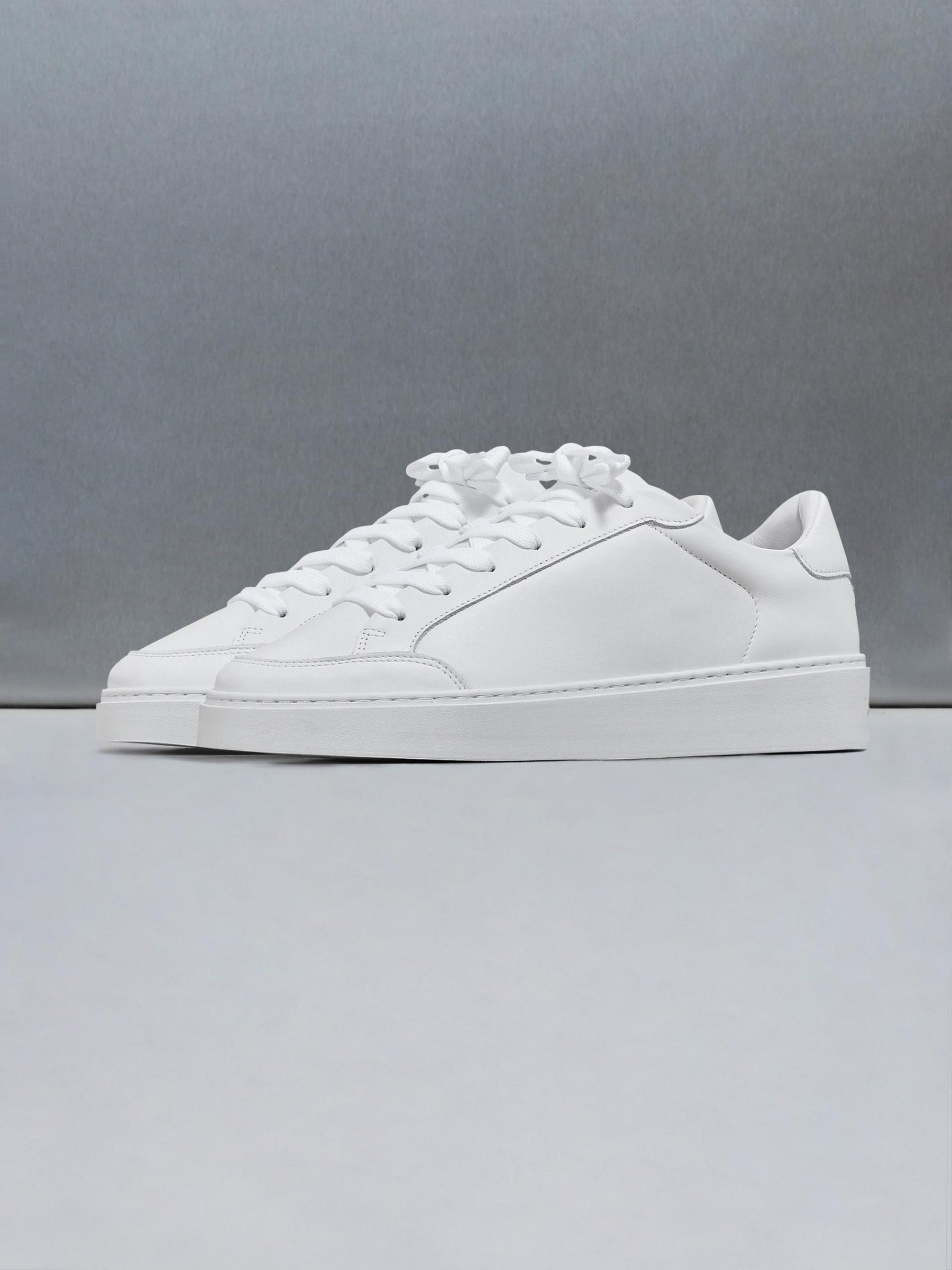 Mid Court Trainer 2.0 in White | ARNE UK