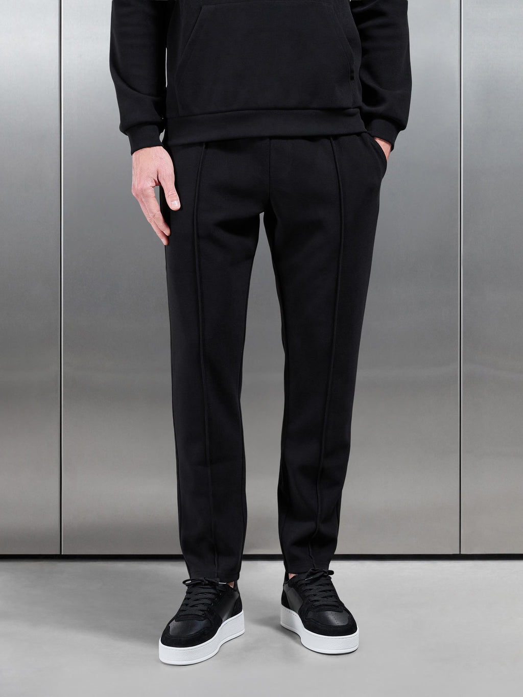 Slim Fit Knitted Jogger in Black | ARNE UK