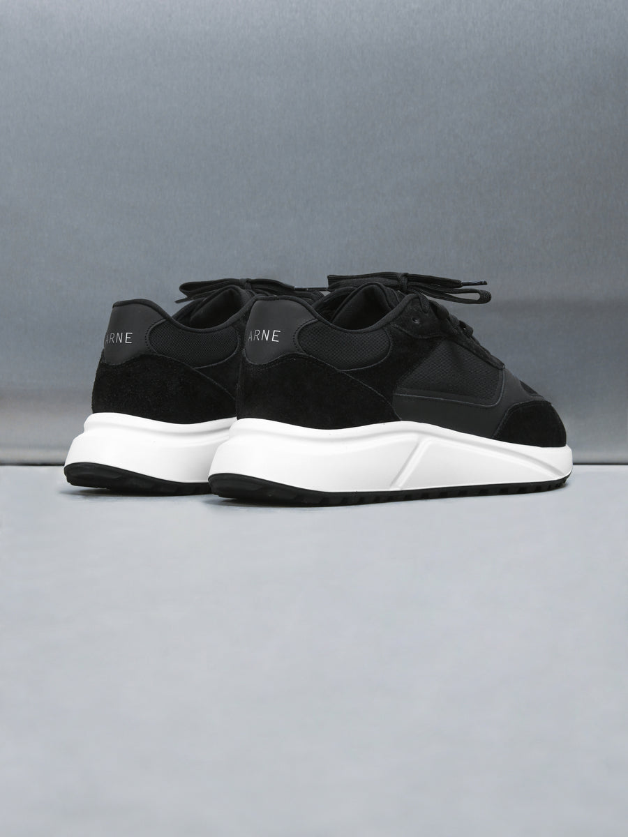 Technical Runner in Black | ARNE UK