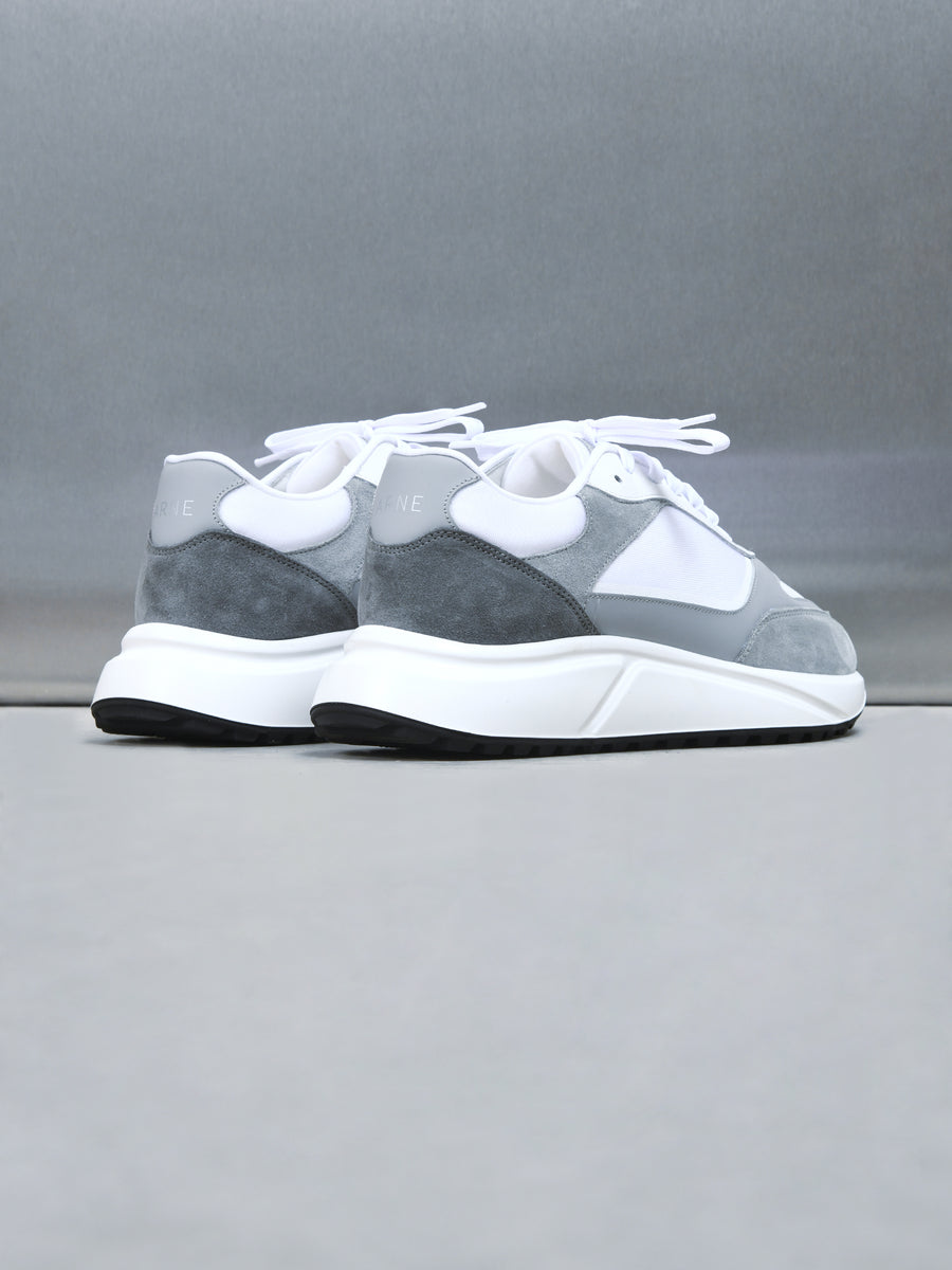 Technical Runner in White / Grey ARNE