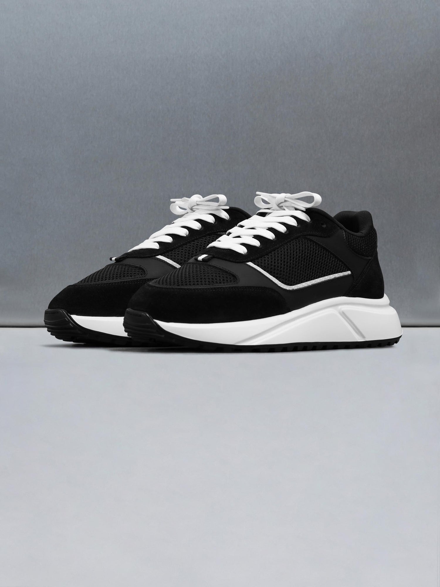 Technical Runner in Black 2.0 | ARNE UK